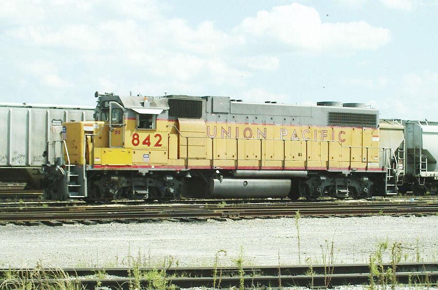 UP GP 38-2 842